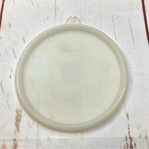 Tupperware | Kitchen | Vintage Tupperware Seal 928 4 Clear Round ...